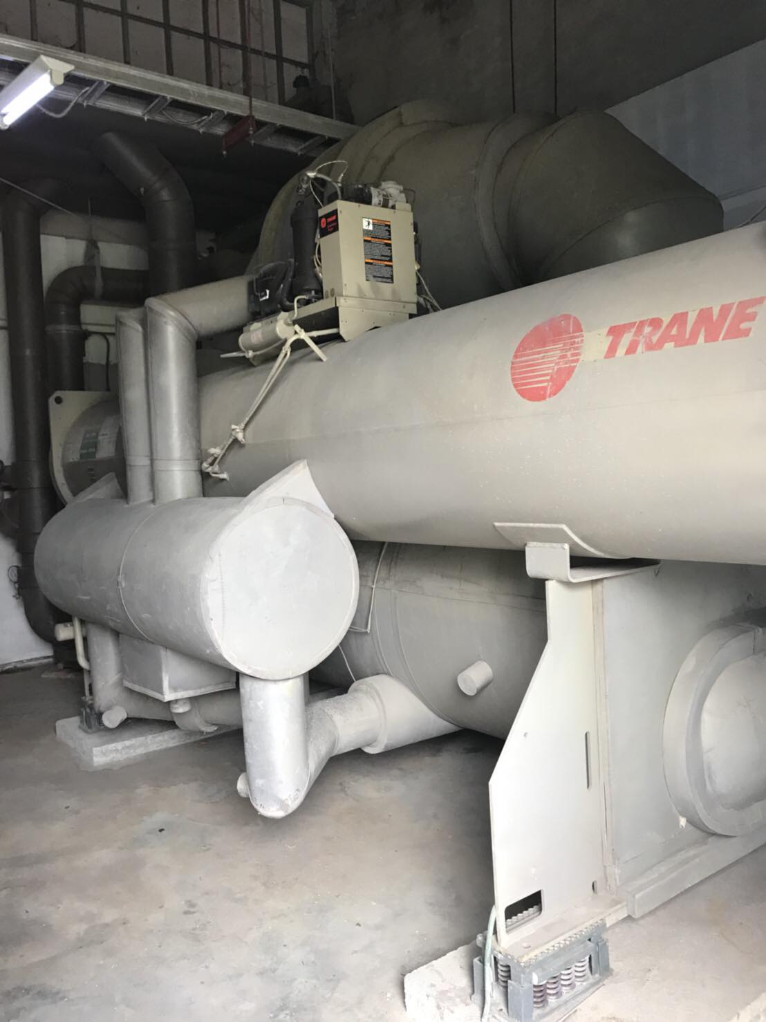 Water Cooled Chiller ” Trane ” 2012 Cooling Cap. 550 Tons | Chiller ...