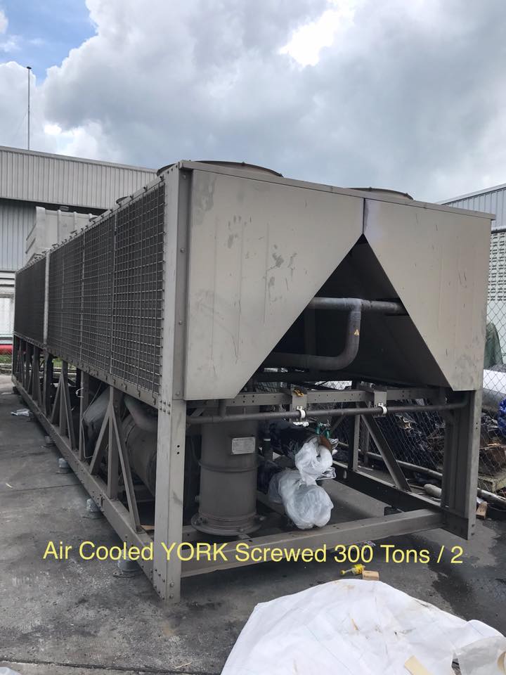 Air Cooled Chiller “York” Cooling Cap. 1054.8 kW | Chiller Trading ...