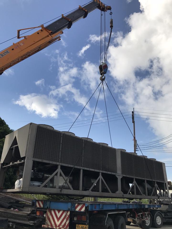 Air Cooled Chiller “York” Cooling Cap. 1054.8 kW | Chiller Trading ...