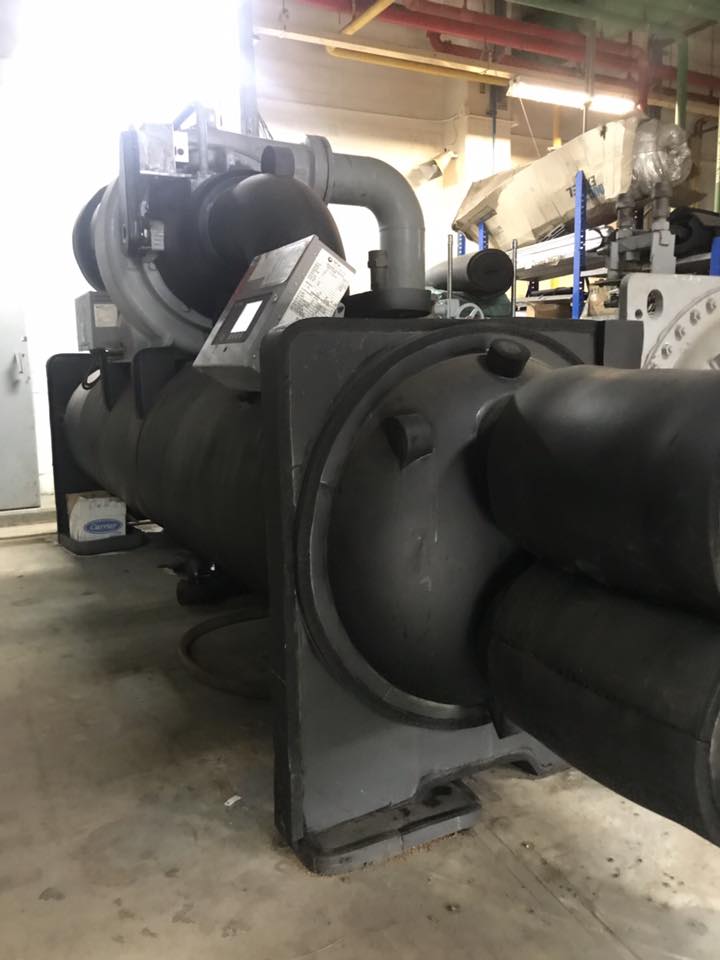 Water Cooled Chiller ” Carrier ” 2005 Cooling Cap. 400 Tons | Chiller ...